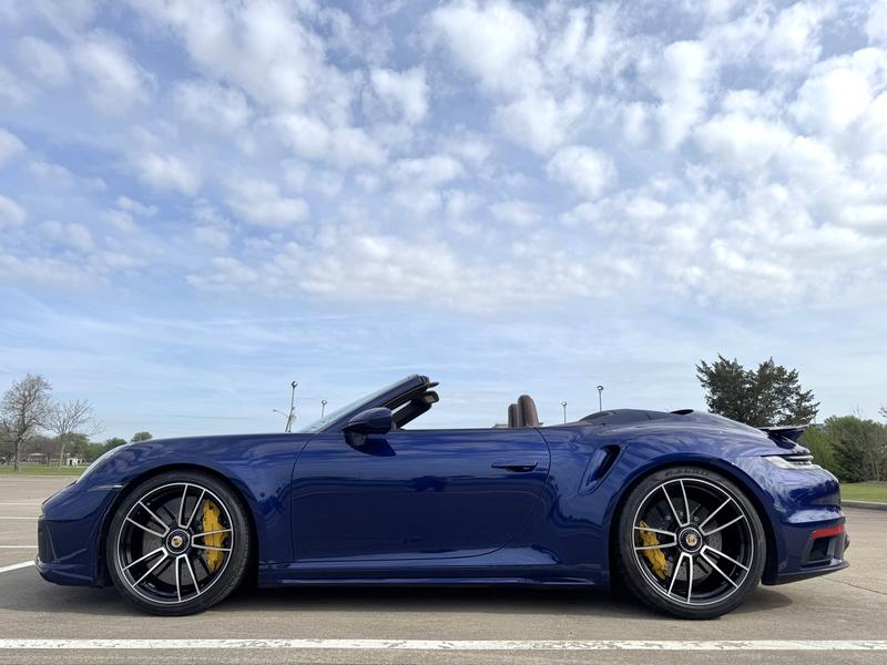 Gentian Blue Metallic | Rennbow - The Porsche Color Wiki