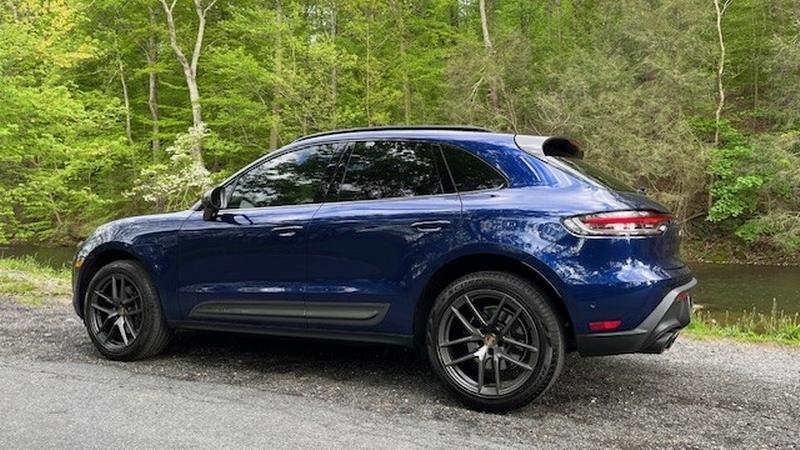 Gentian Blue Metallic | Rennbow - The Porsche Color Wiki